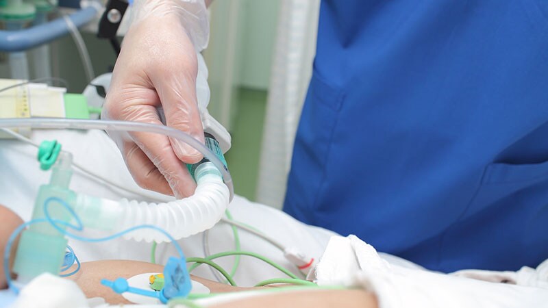 Weltweite Unterschiede: Wie sollten invasive Beatmungen beendet werden?