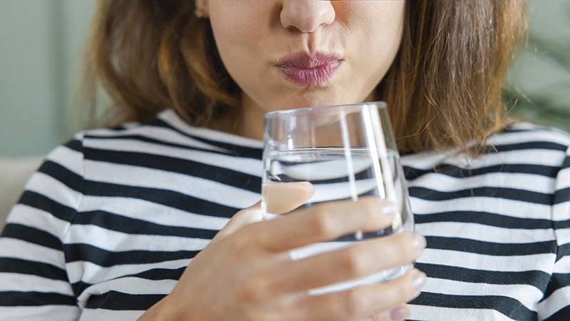 Schützt Salzwasser vor COVID-19?; mehr Reinfektionen bei Long-COVID