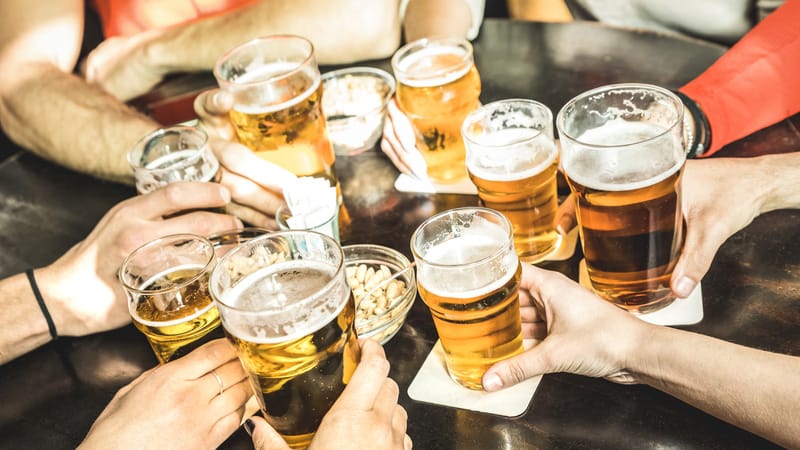 So wirken sich alkoholfreie oder Low-Carb-Biere auf den Zucker ...
