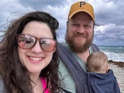 Médicos de vacaciones intentan reanimar a un niño ahogado