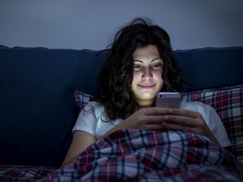 ¿Ceguera transitoria por teléfono inteligente o esclerosis múltiple?