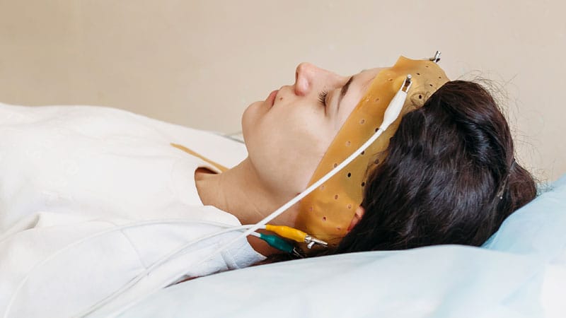 El electroencefalograma a la cabecera ayuda al pronóstico en pacientes ...