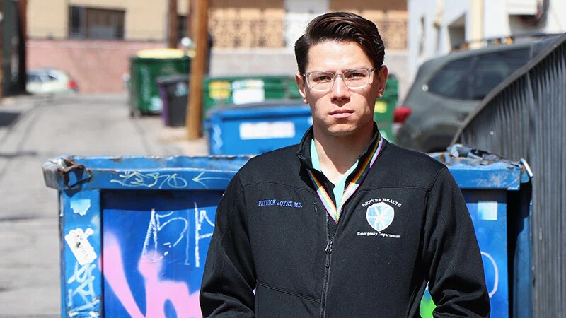 « Il suffit d'être prêt » : un médecin trouve une victime d’overdose ...