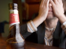 Antabuse (disulfiram) dosing, indications, interactions, adverse ...