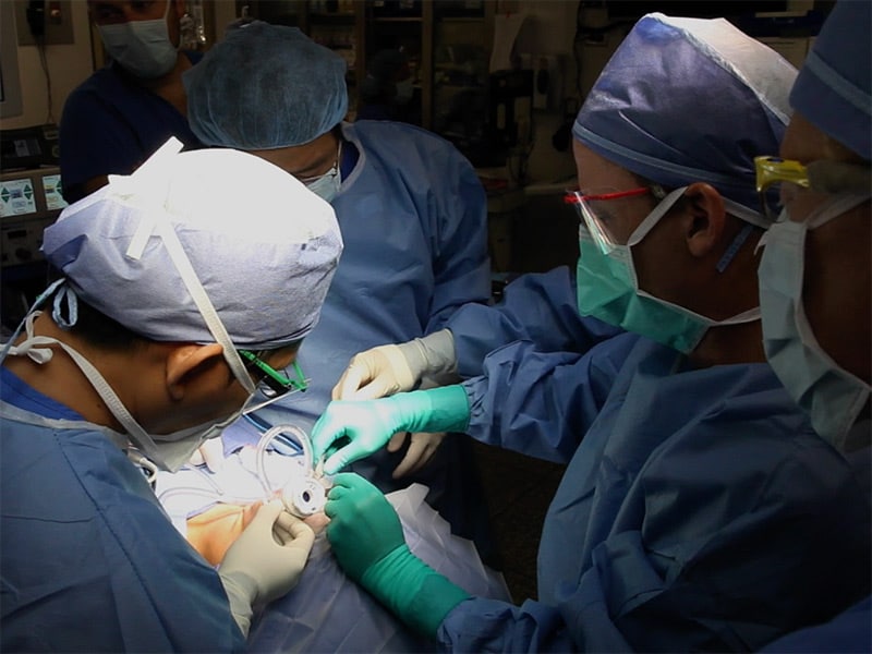 Nova tireoidectomia remove o órgão através do lábio