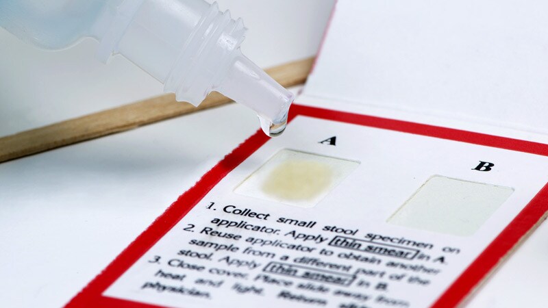 Triagem de sangue oculto nas fezes no CCR só beneficia homens