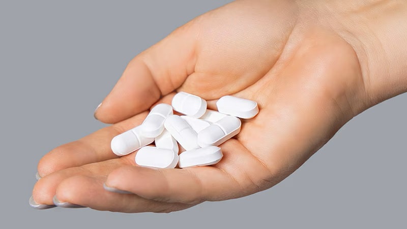 ‘Desafio do Paracetamol’ nas redes sociais oferece riscos fatais