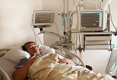 Angiomax (bivalirudin) dosing, indications, interactions, adverse ...