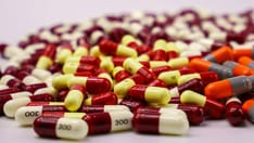 Cefaclor dosing, indications, interactions, adverse effects, and more