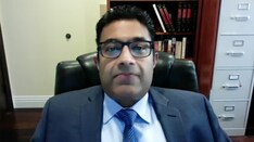 Retina Docs Prescribe for Themselves, Patients Differently