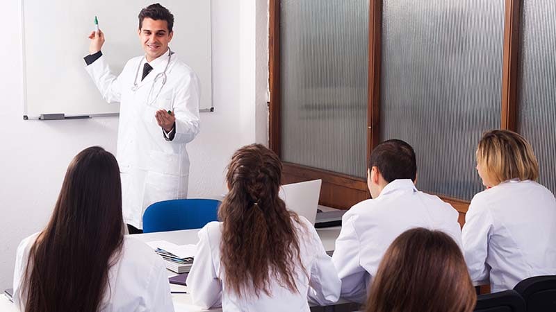 Etudes de médecine : bientôt la fin du numerus apertus