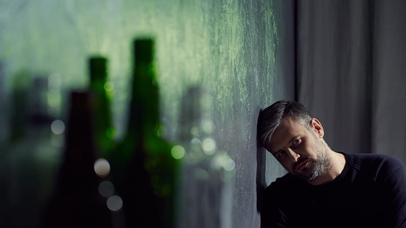 Alcool : les Français boivent moins mais surtout différemment
