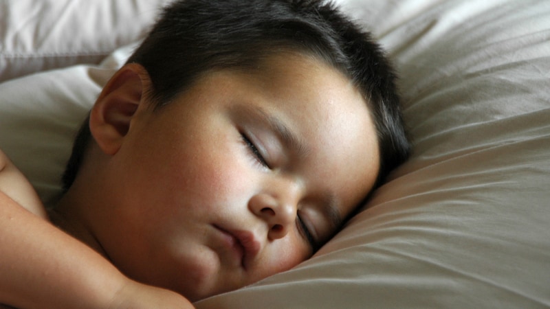 O que os estudos revelam sobre o uso de melatonina em crianças pequenas