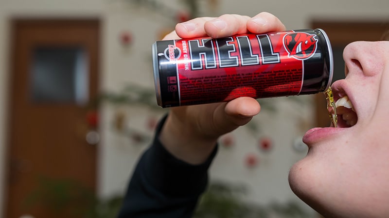 Cas clinique : arrêt cardiaque après consommation de boissons énergisantes