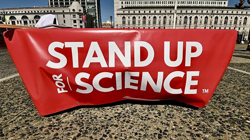 Rassemblement « Stand Up for Science France » aujourd’hui à Paris