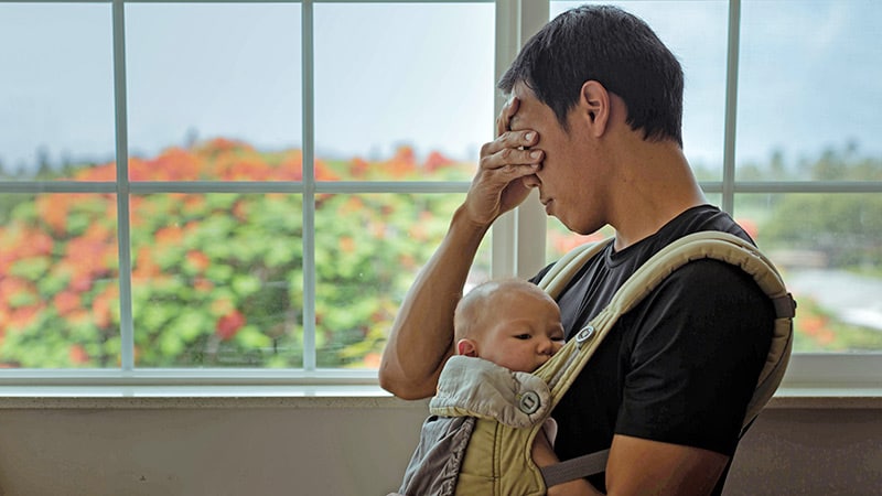 First-Time Fathers Have Period of High Psychological Risk