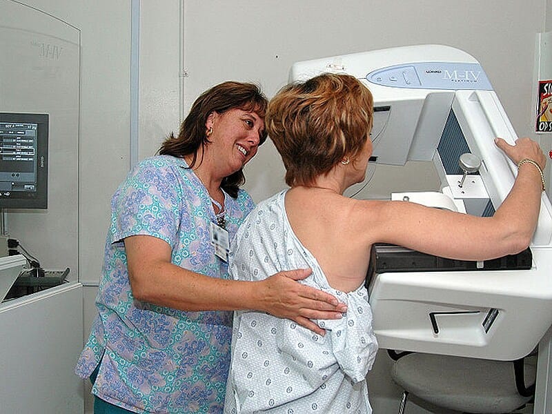 Seno denso e rischio di neoplasia mammaria: quanto è consapevole la donna?